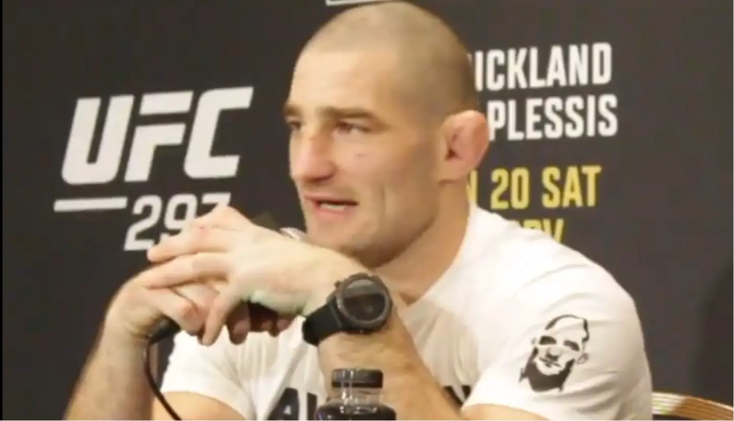 UFC Fighter Gives Epic Beatdown to Canadian Reporter - News Addicts