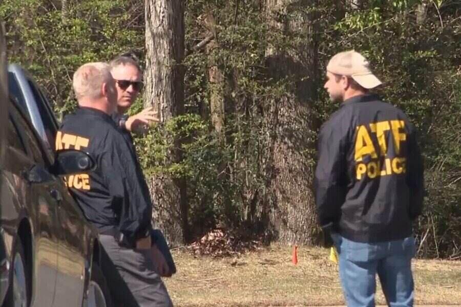 Director of Bill and Hillary Clinton Airport in Arkansas Shot by ...