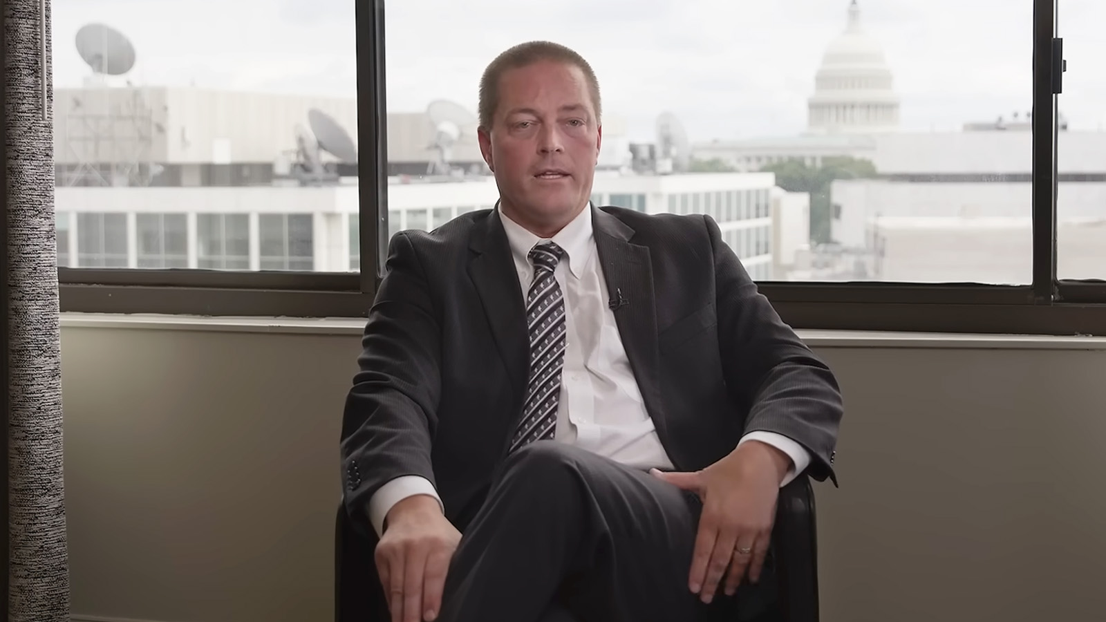 FBI Agent Arrested for Disclosing Classified Information - News Addicts