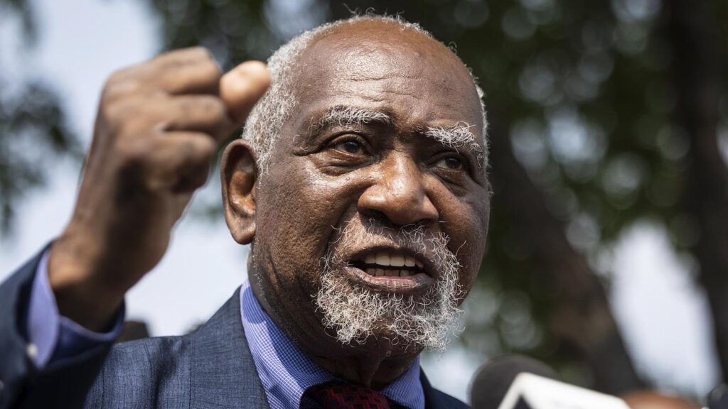Democrat Rep. Danny Davis Won’t Seek Reelection After 30 Years in House ...
